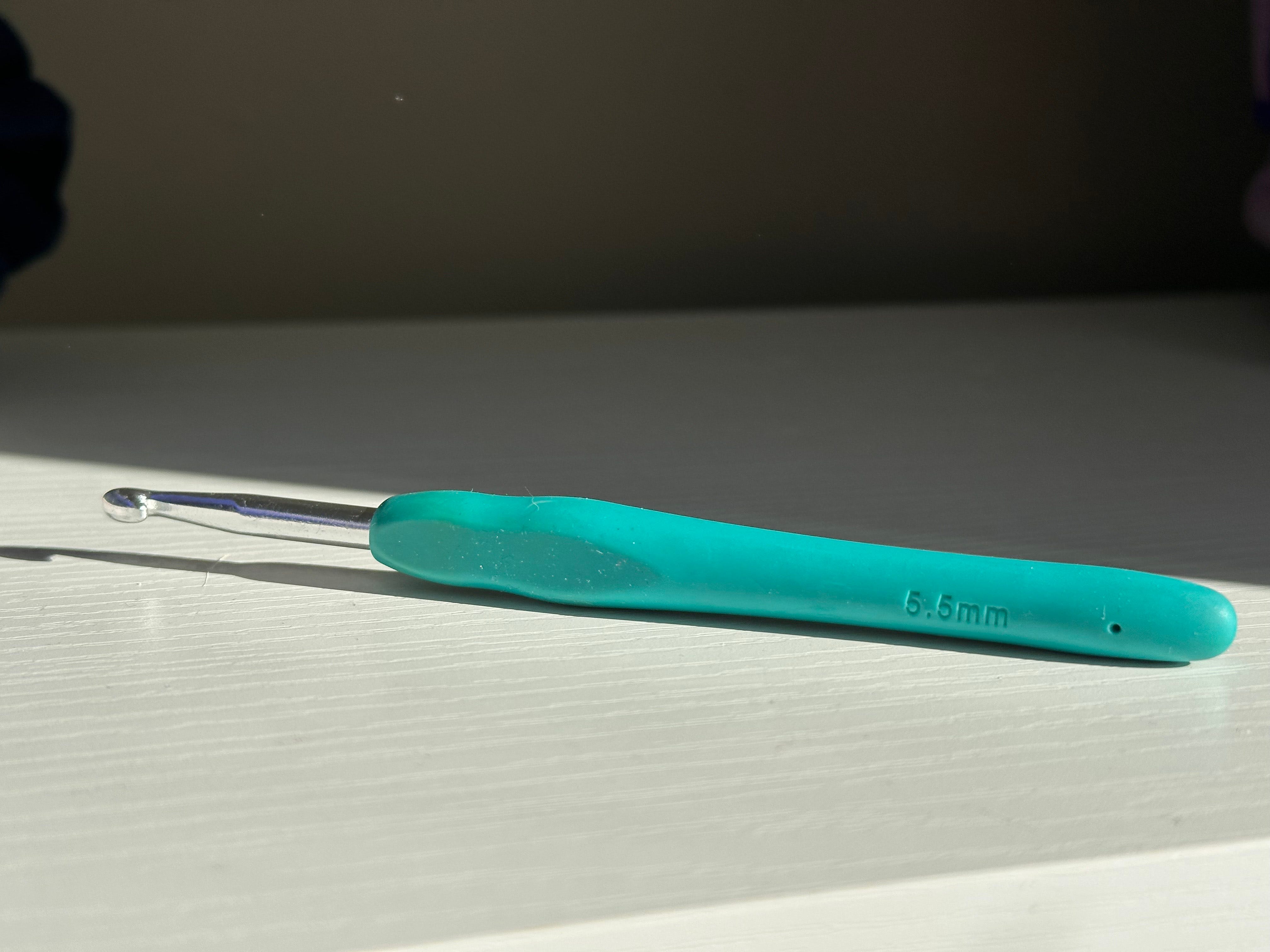 The Anatomy of a Crochet Hook Explained