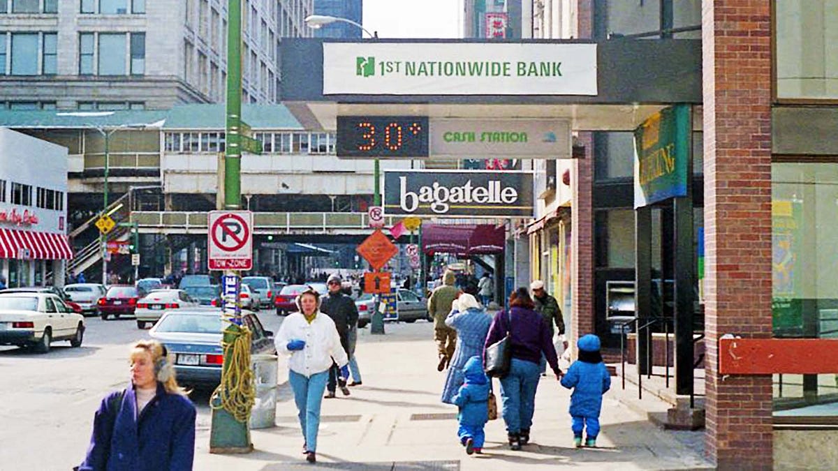 Rare Photos: Chicago in the 90s, A City Transformed