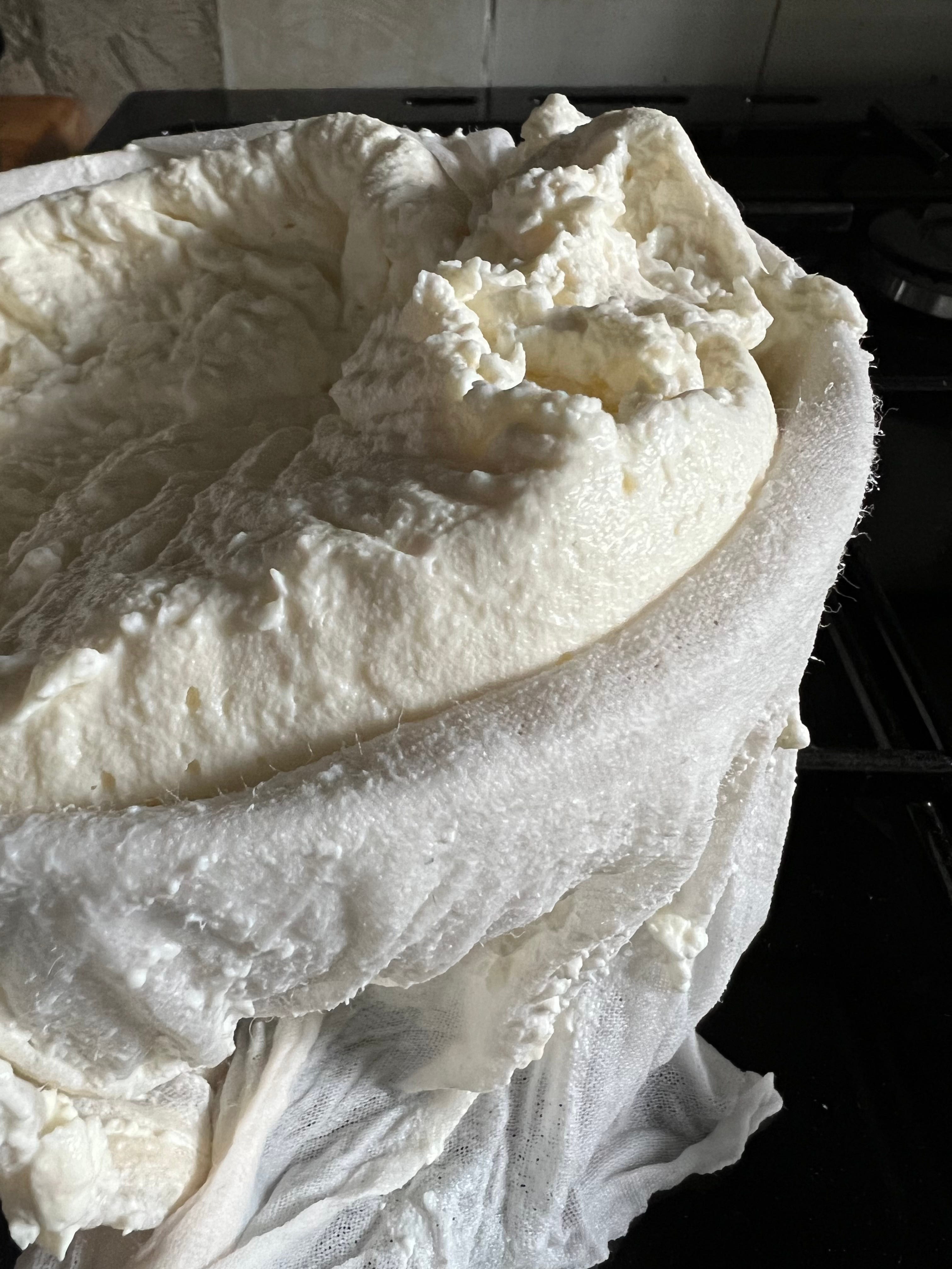 How to Make Traditional Clabbered Milk at Home