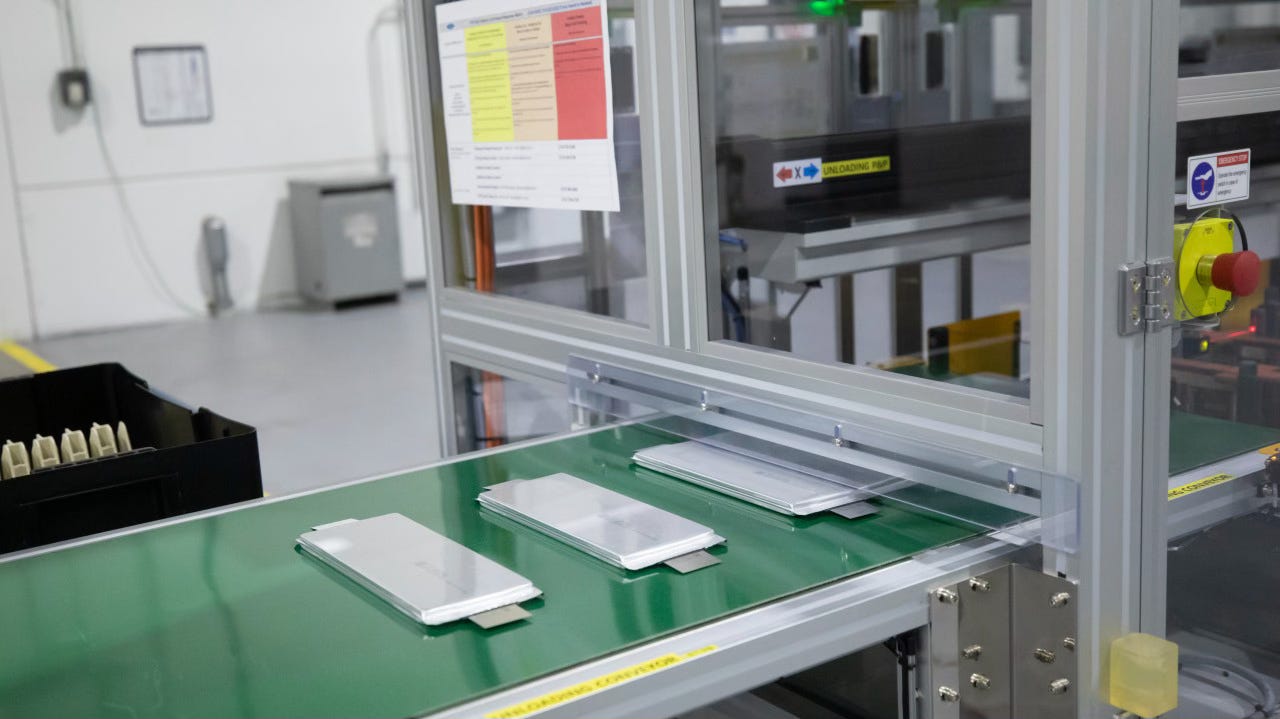LMR cells deliver 33% more energy density than LFP at similar cost