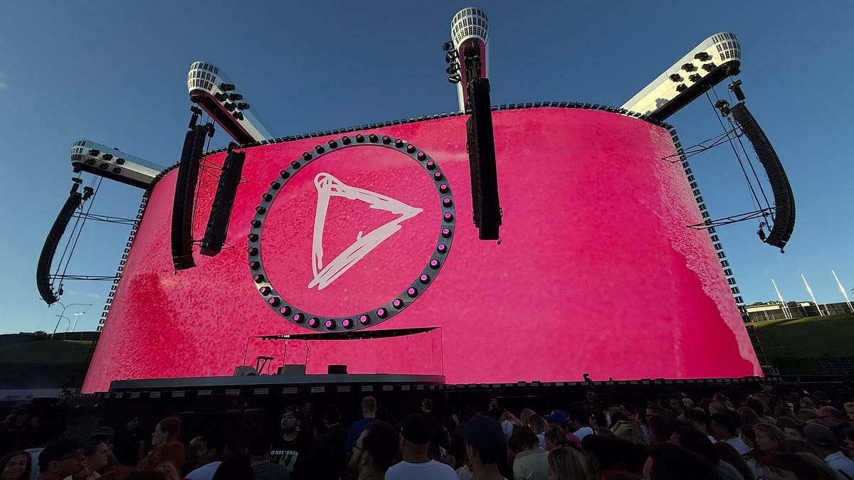 Loops, Lasers, and a Bridge: A Production Review of Ed Sheeran's Loop ...