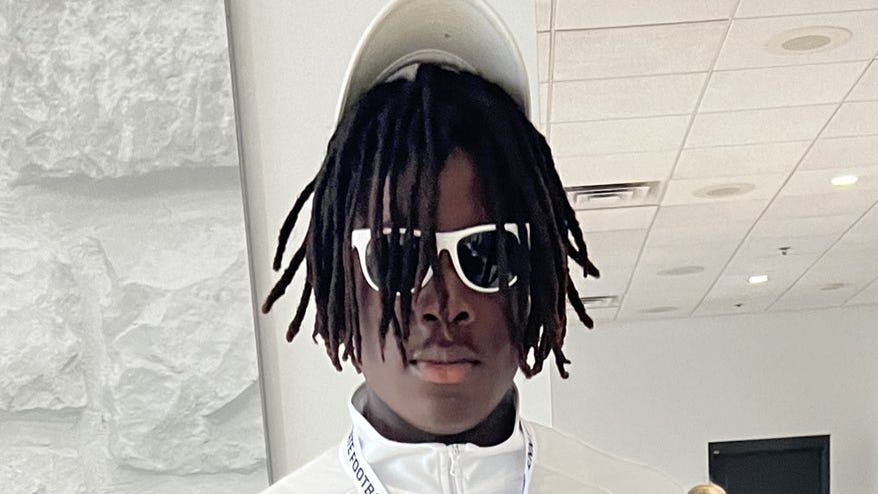 BREAKING | 2026 DT Yendor Mack Commits To UMass