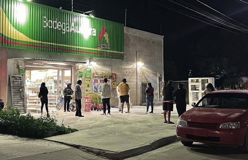 Muere hombre en Bodega Aurrera Express de Cancún mientras hacía compras