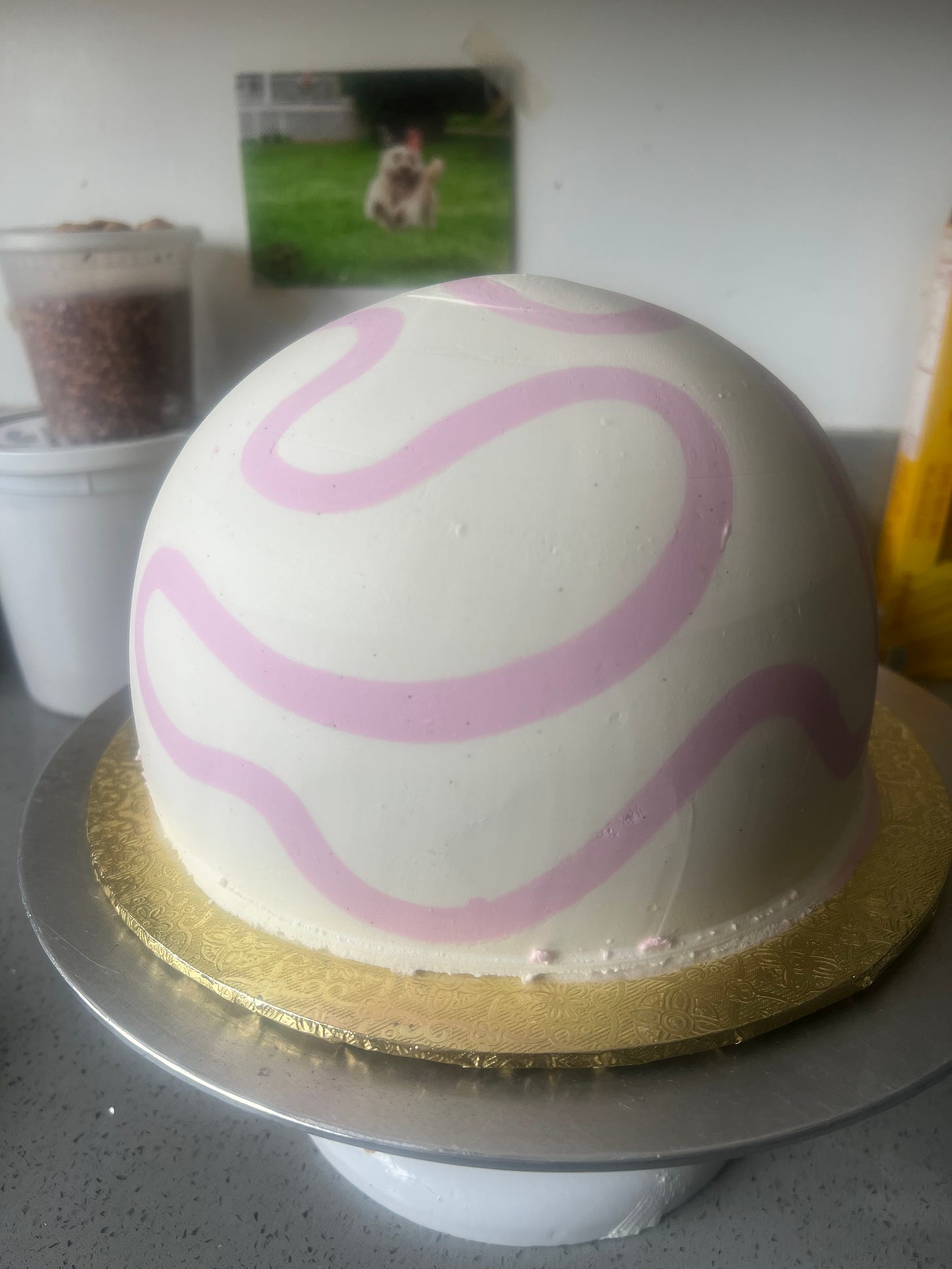 squiggle design on cake