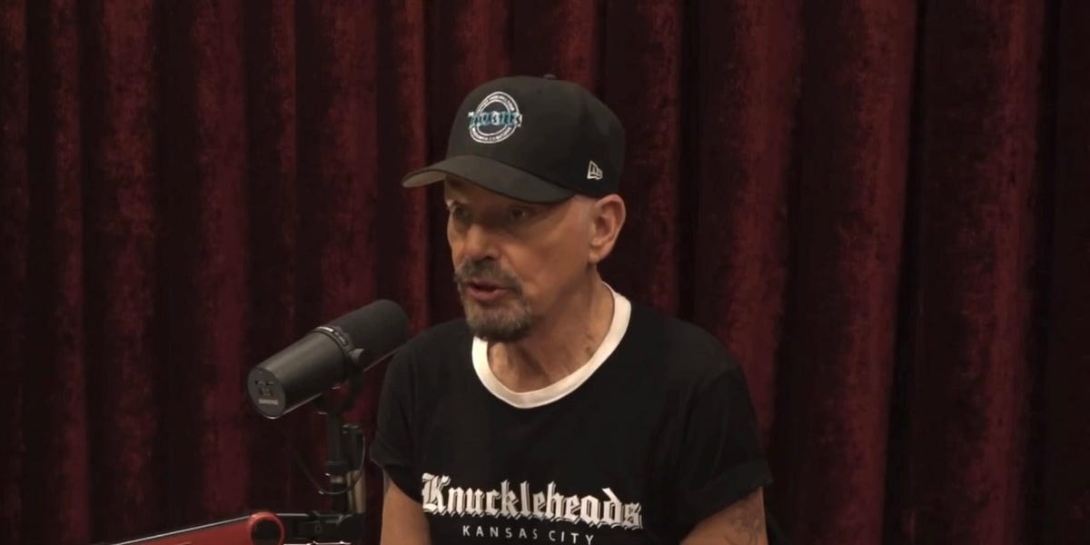 Joe Rogan Experience #2407 - Billy Bob Thornton