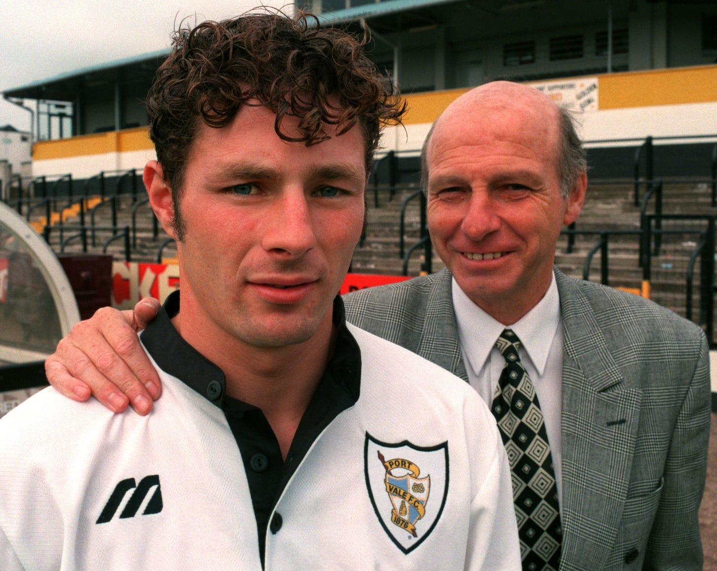 Vale fans honour their greatest manager - by Mike Baggaley
