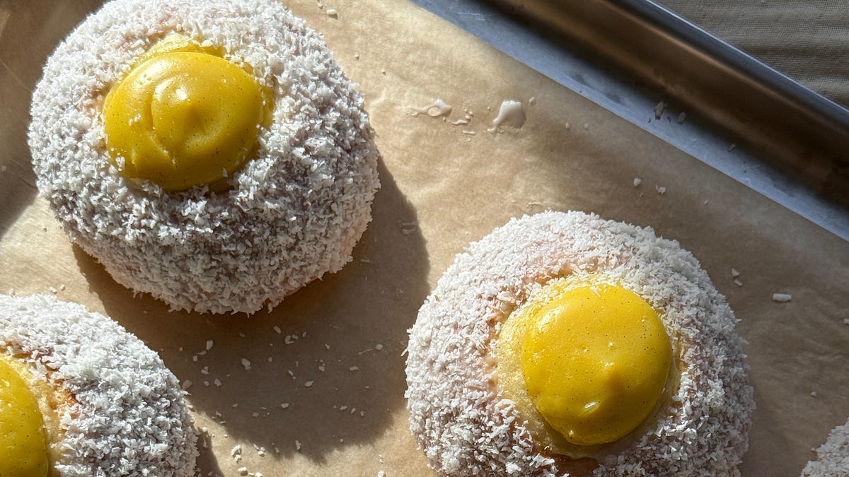Norwegian Custard Buns (Skoleboller) - Nea Arentzen