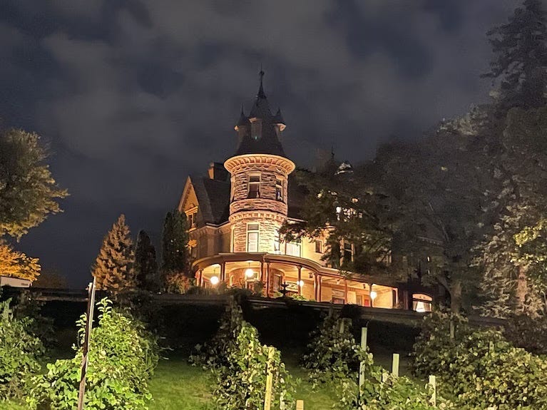 Henderson Castle — The Myths, the Spirits, and the Truth Beneath the Stone