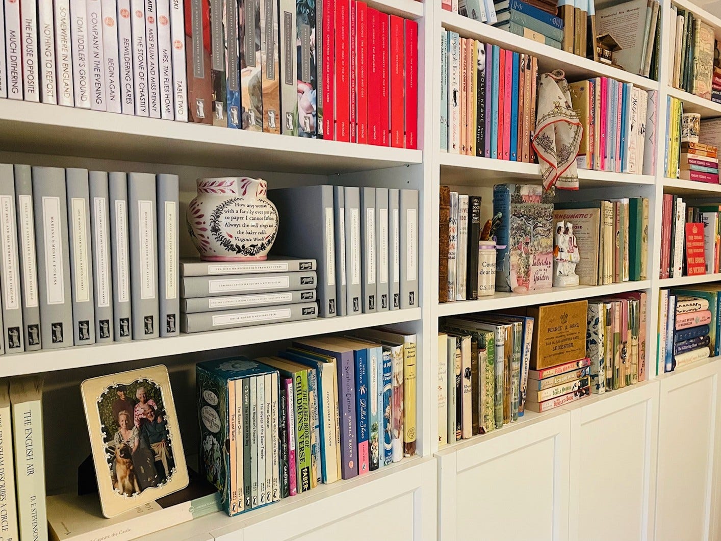 Notes of Cheer - November: 50 Tip Top Gifts for Booklovers