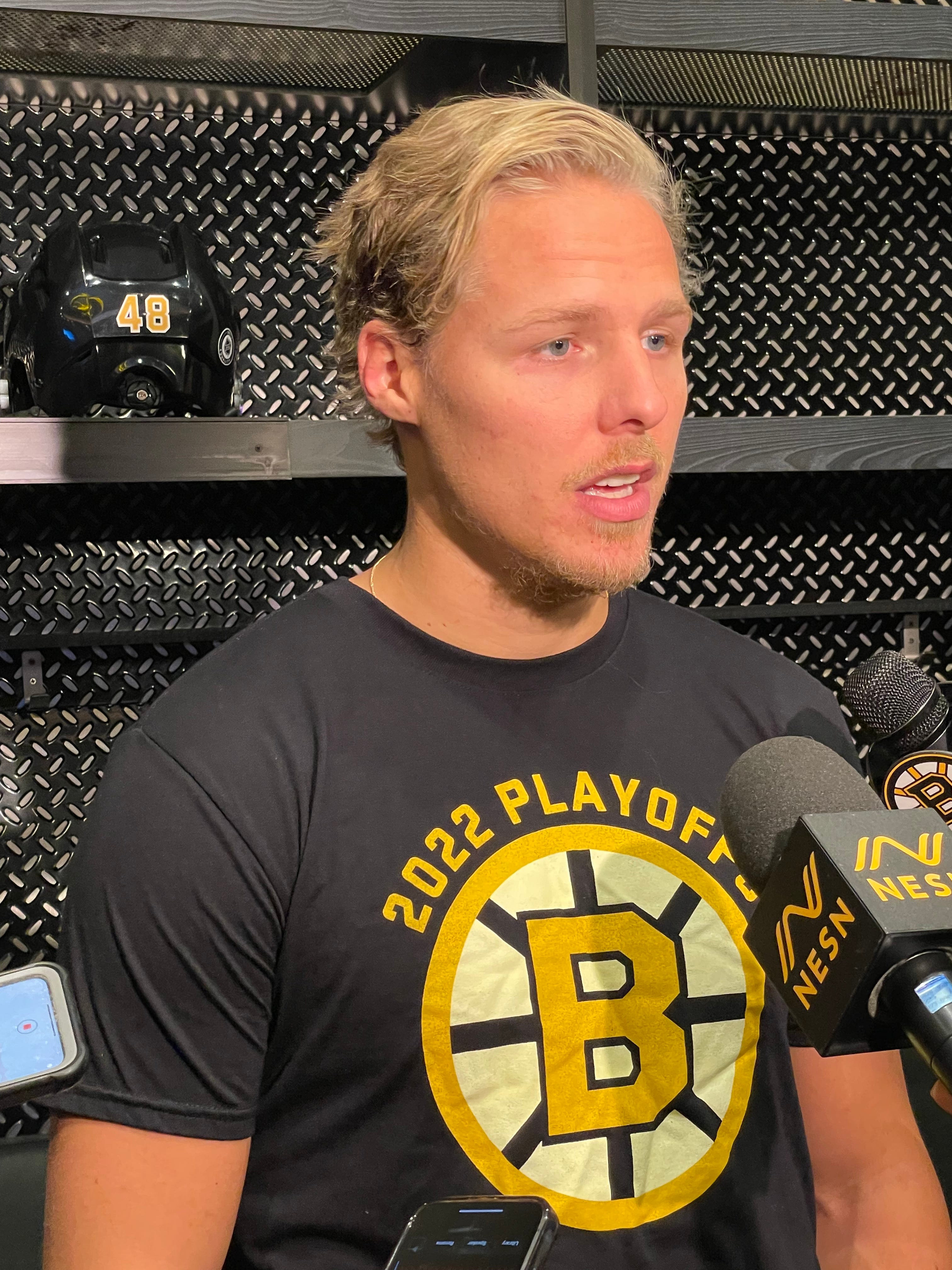 Lindholm 'going to miss some time' for Bruins