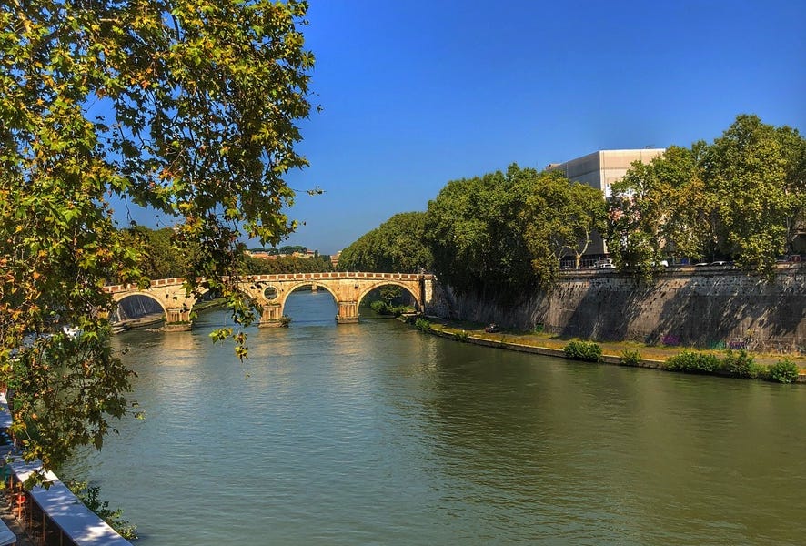 where does the tiber river start and end