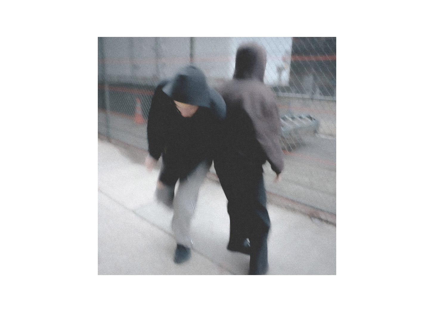 Elori Saxl & Henry Solomon – Seeing Is Forgetting