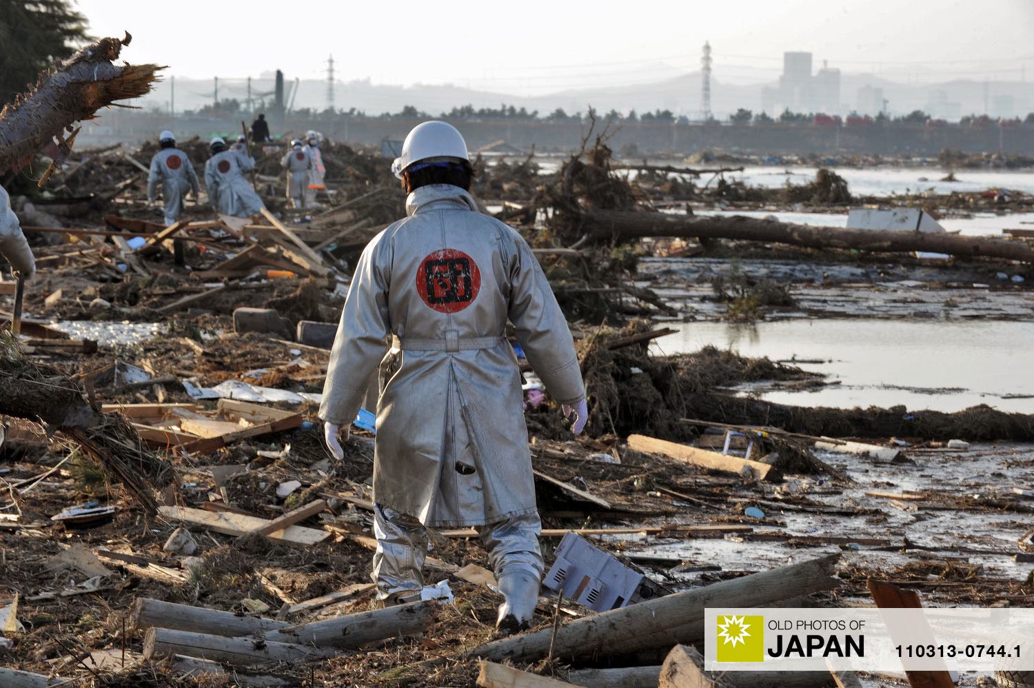 Memories of the 2011 Tsunami - by Kjeld Duits