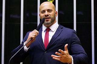 Revista Timeline | Luís Ernesto Lacombe | Substack