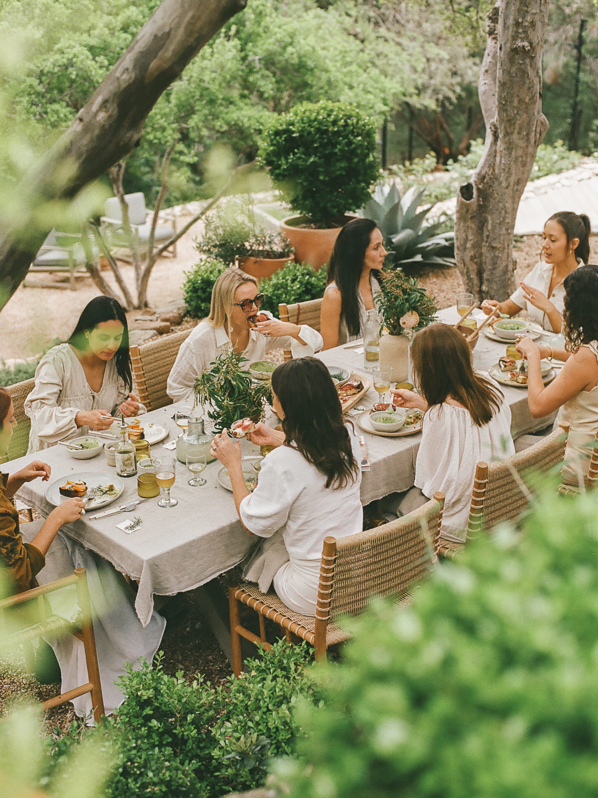 Your Guide to the Ultimate Summer Dinner Party