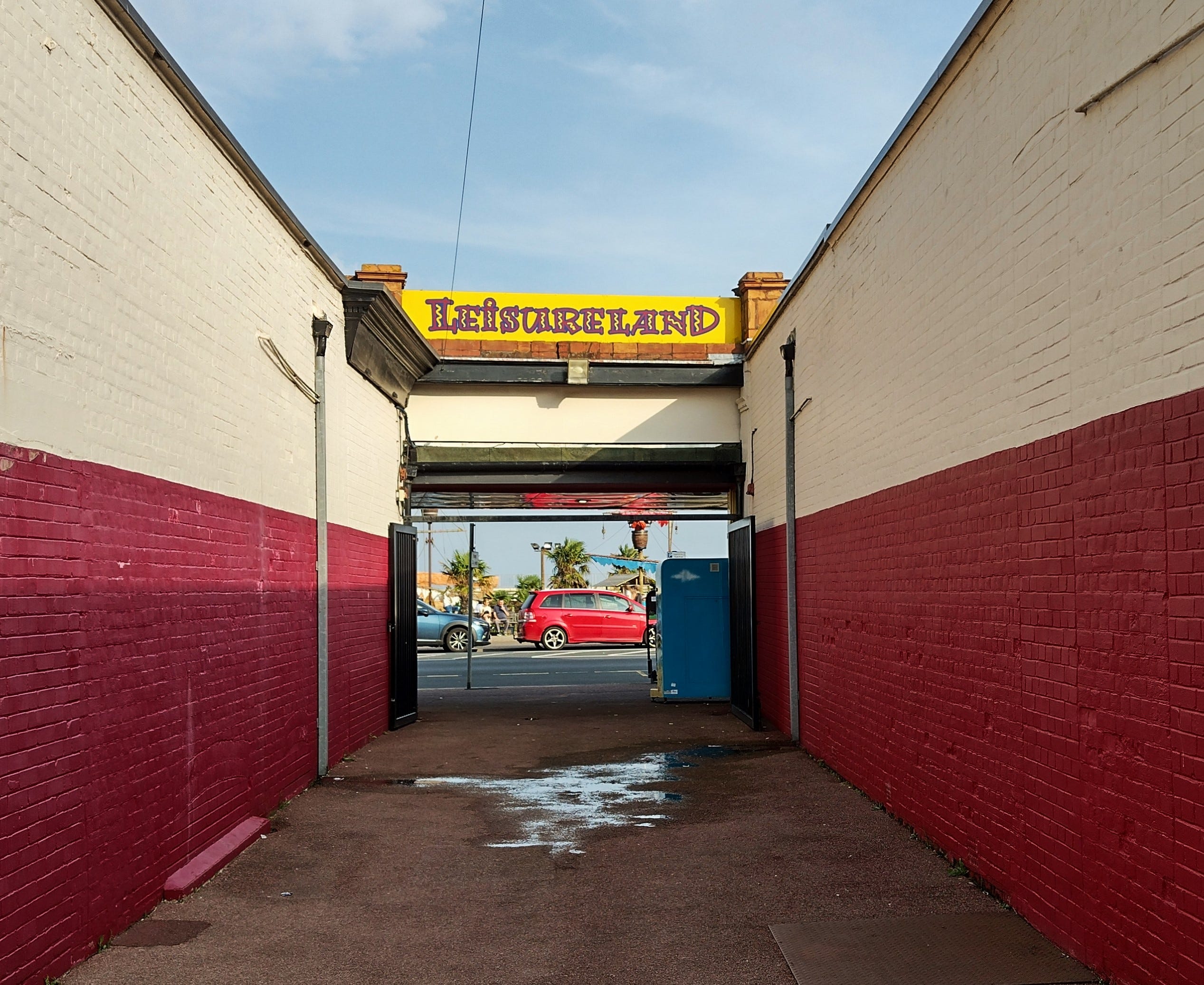 What actually is Substack? - Write More with Simon K Jones