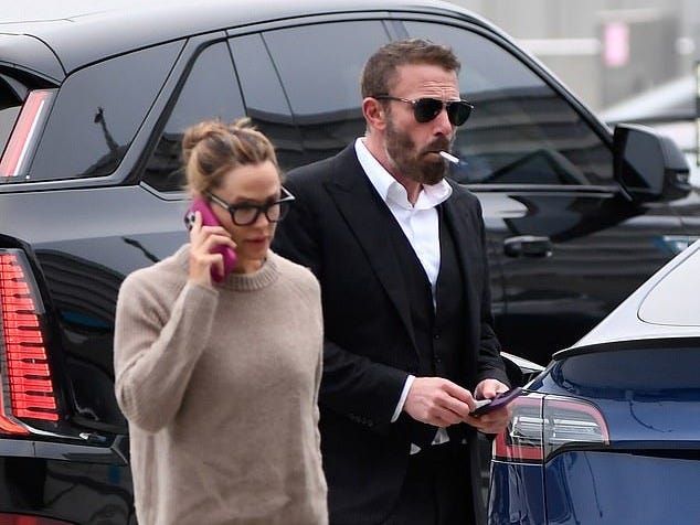 Ben Affleck just can't quit Jen (Garner, that is)