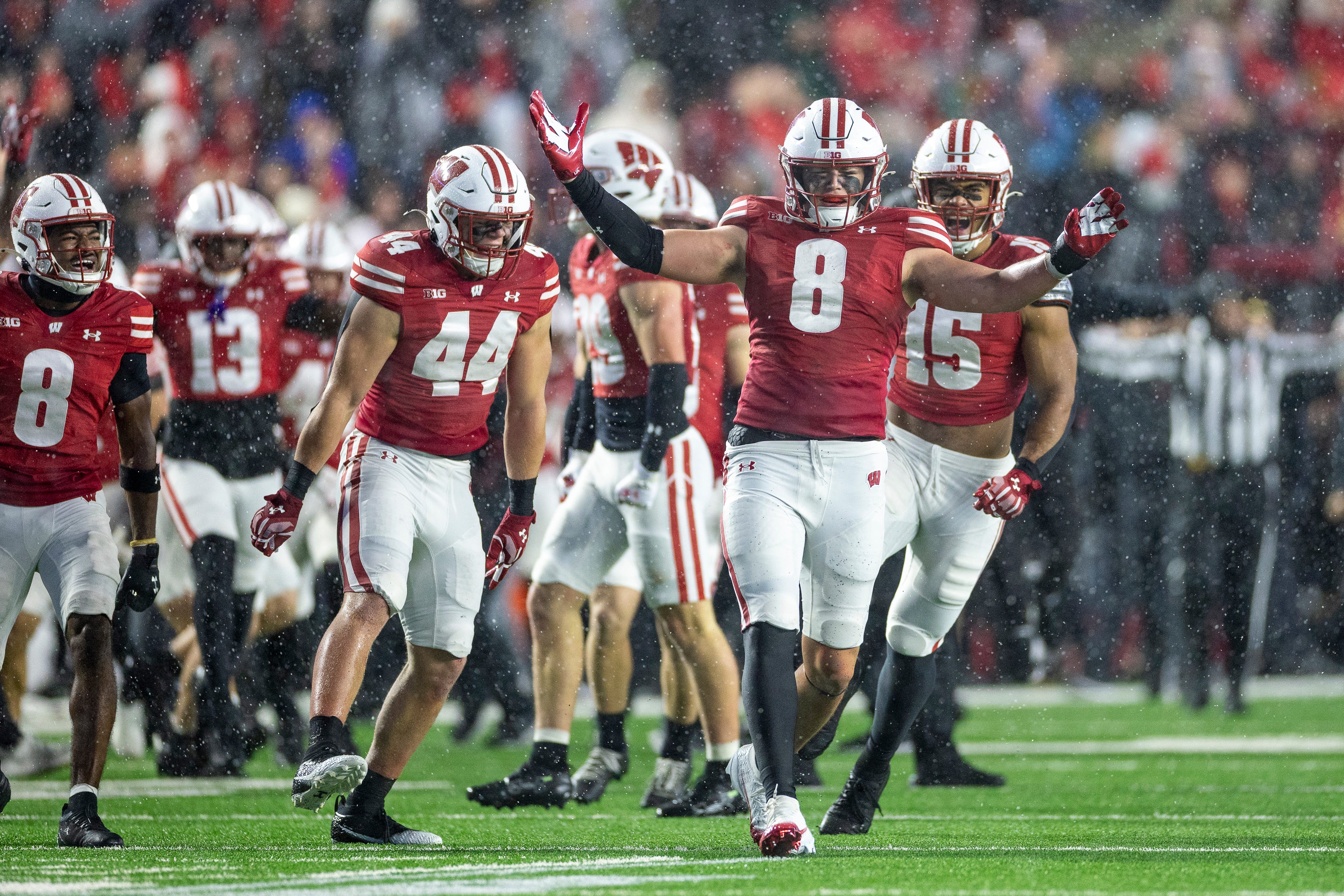 Wisconsin football wants younger players to contribute quicker