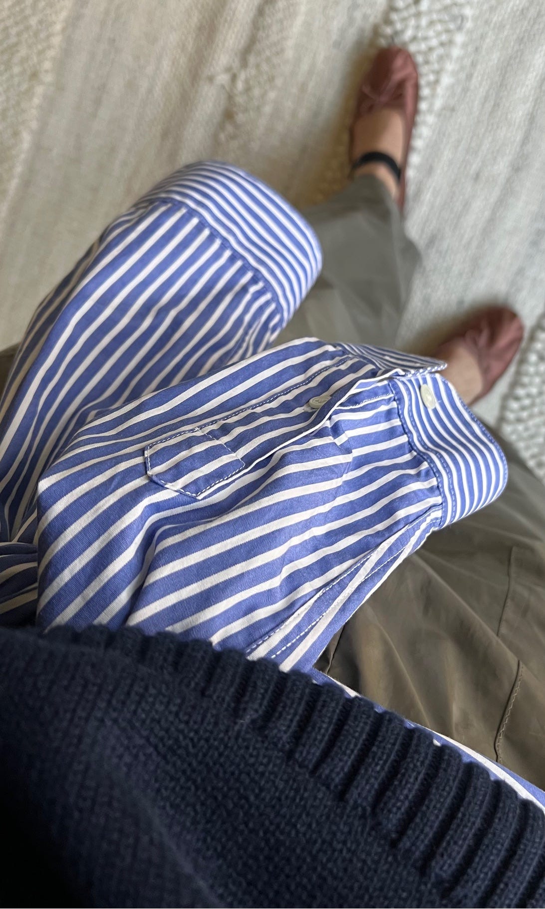 086/ The Role Of Non-Colour Colours: An Experiment