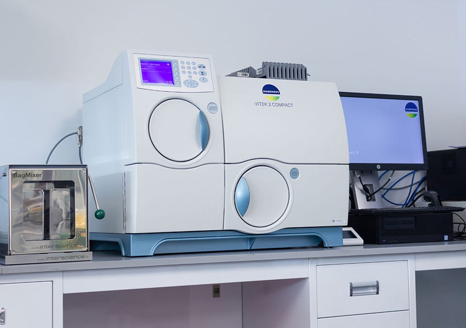 How Does Vitek 2 Compact Work: Principle and Procedure