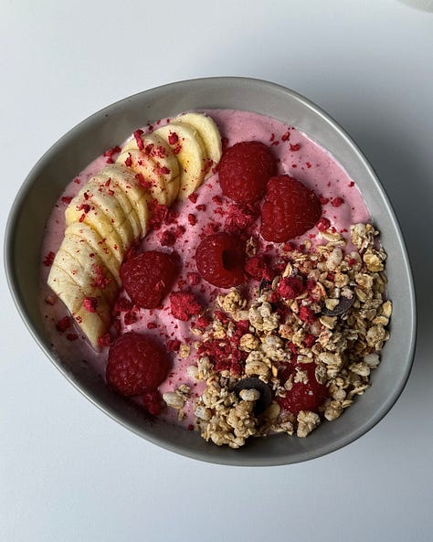 How to Make the Perfect Smoothie Bowl: Tips, Flavor Combos & Easy Recipes
