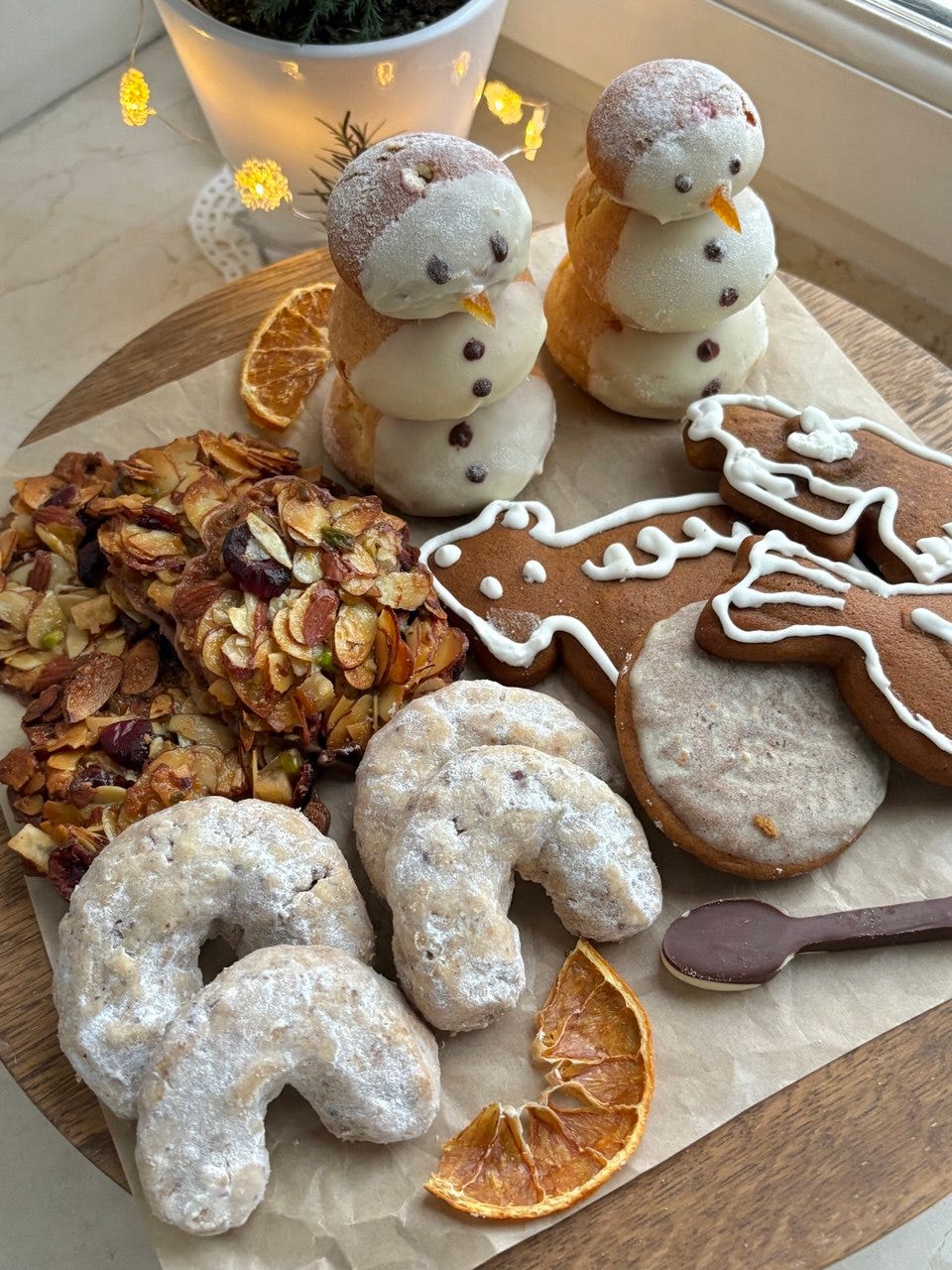 Holiday Biscuit Box - by Xeny’s Little Bakery - Lazy Loafer