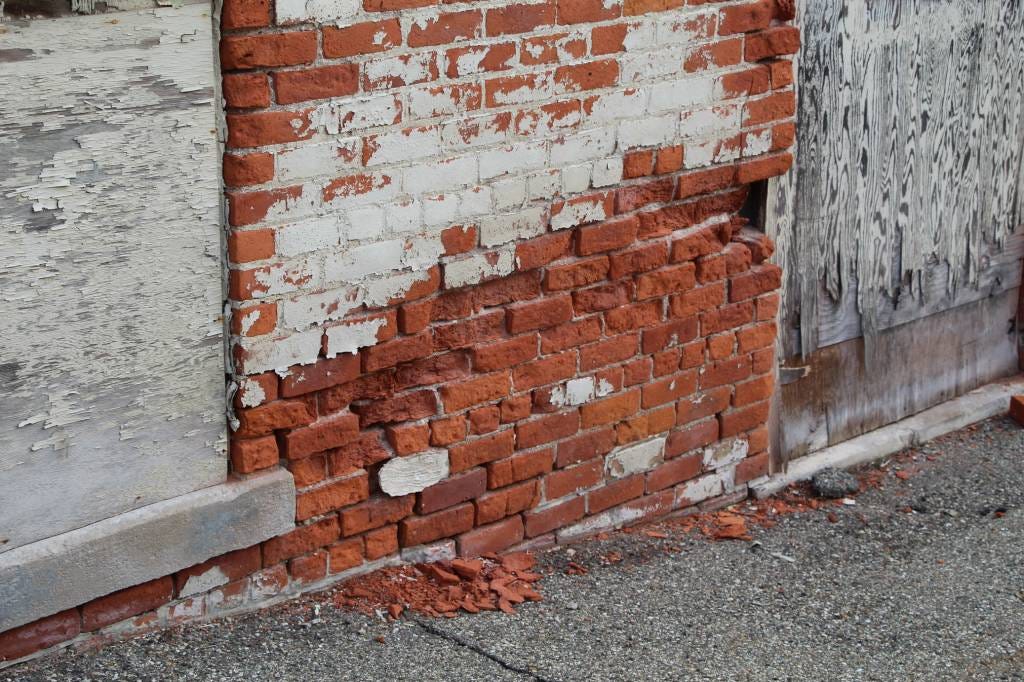 Mass Masonry vs Veneer Walls - by Arjun Bir