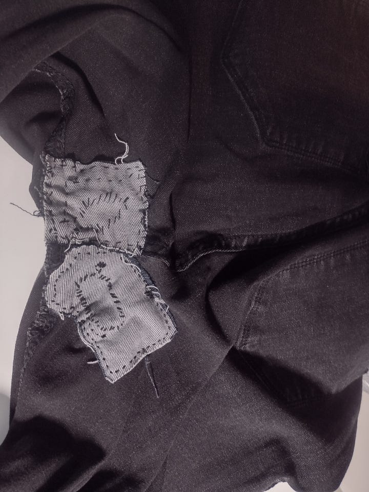 Field Notes: A Guide to Patching Clothes - Sabelotodo