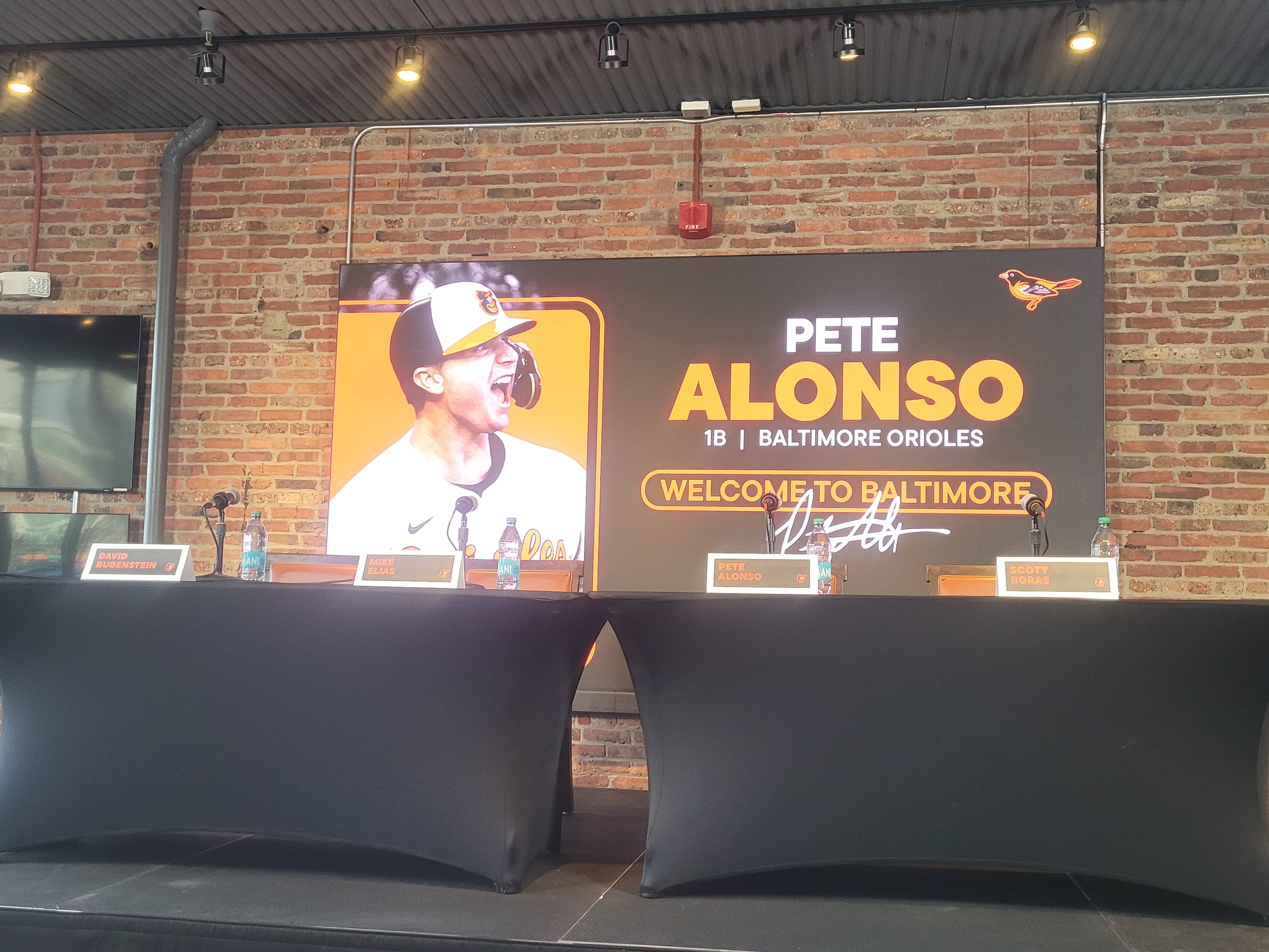 Buck Showalter to Pete Alonso: "Pete, you're going to absolutely crush ...