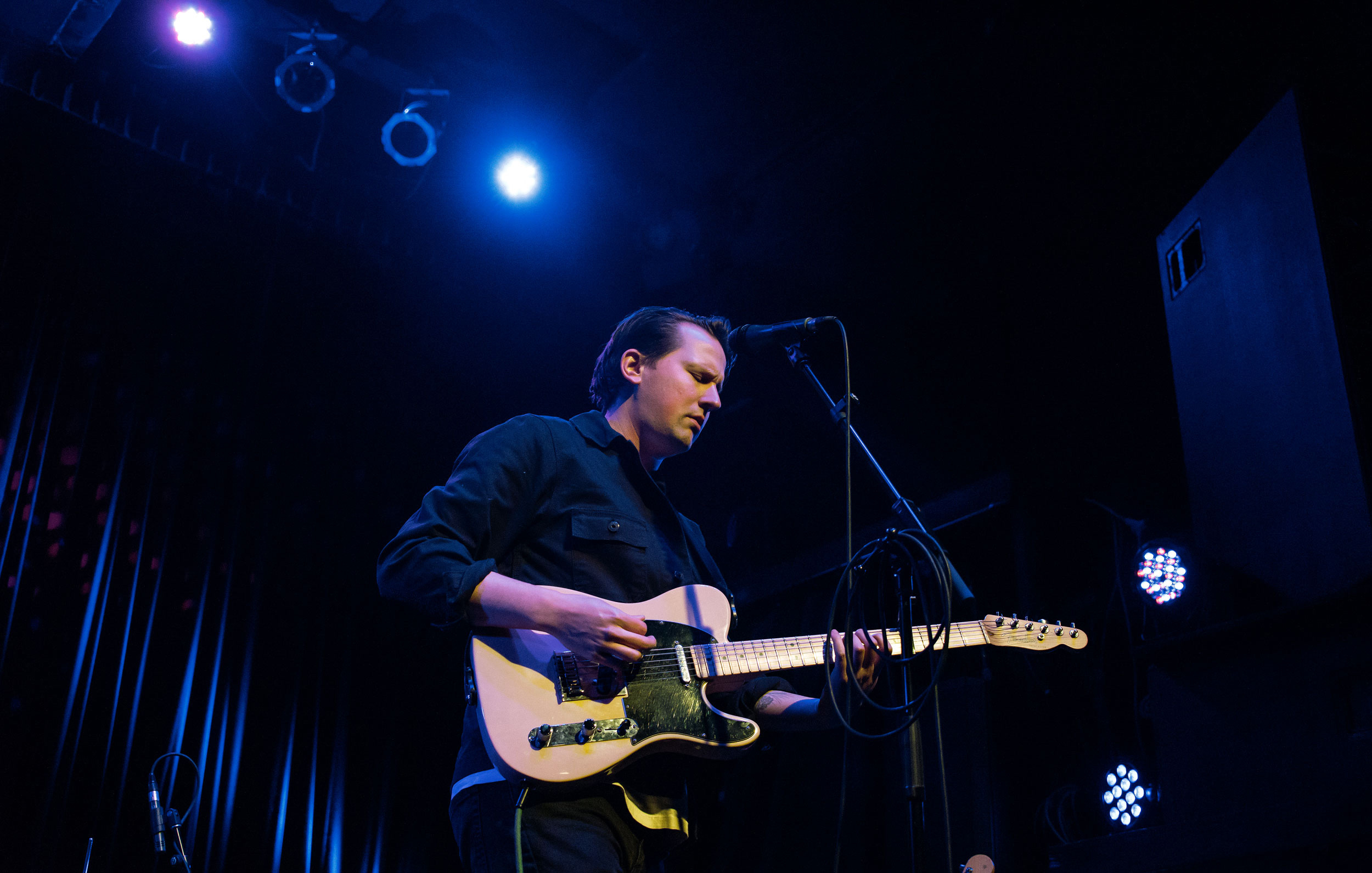 Ken Yates in Performance - by Mark Caicedo - PuraVida