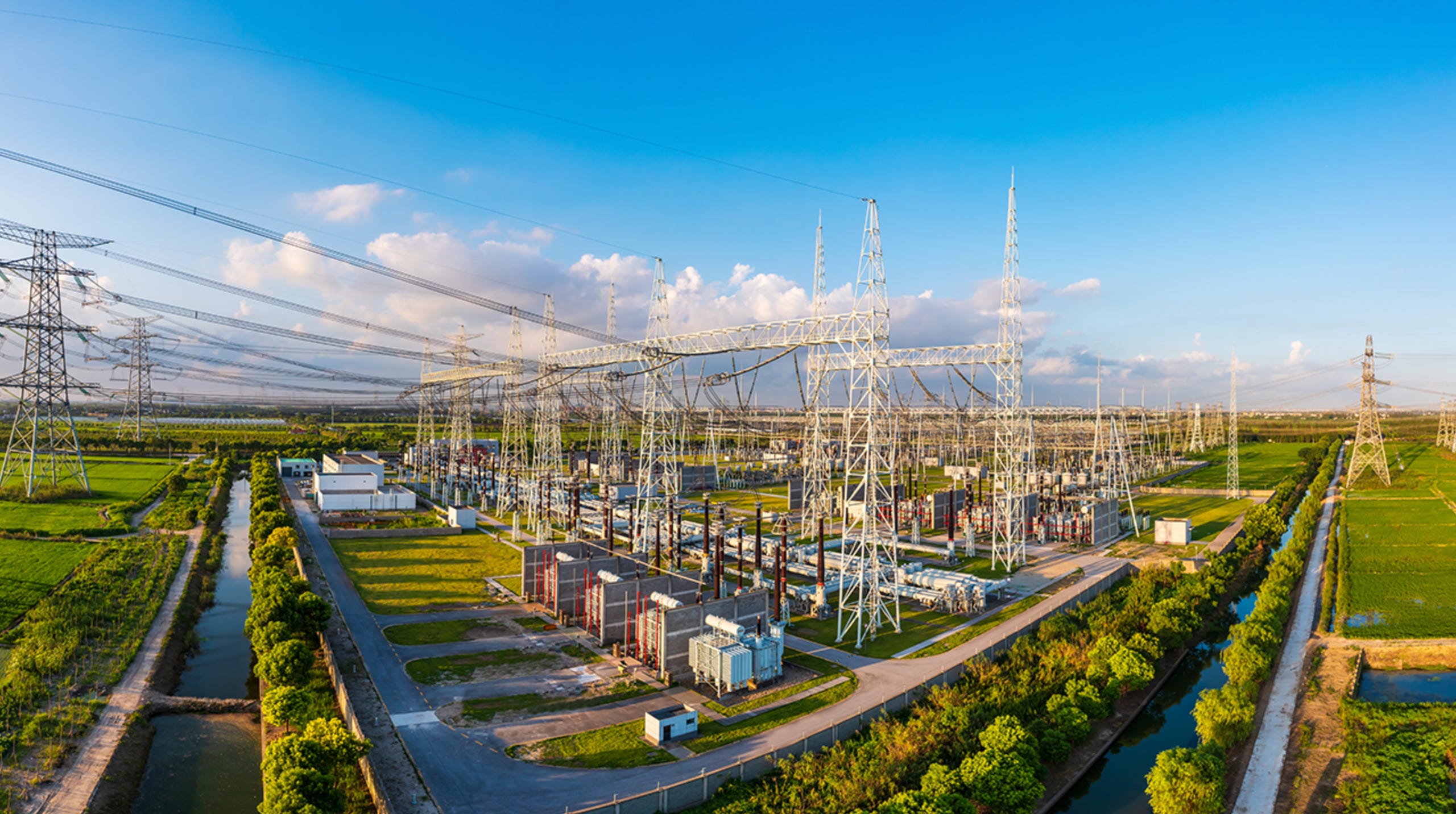 Neos Partners Raises $1.37 Billion for Clean-Energy and Data Center ...