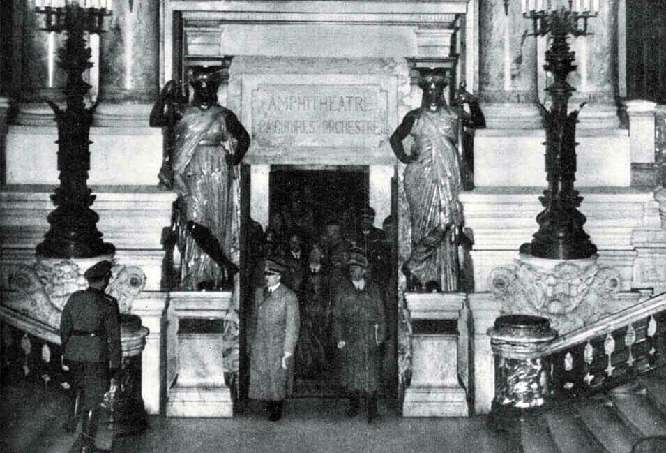 Hitler tours Paris - by Martin Cherrett