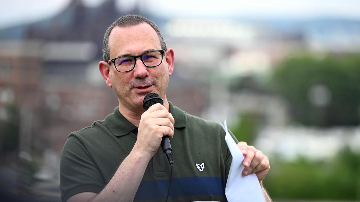 Trump Targets Frey, Walz In Blistering Response To Fatal Border Patrol ...