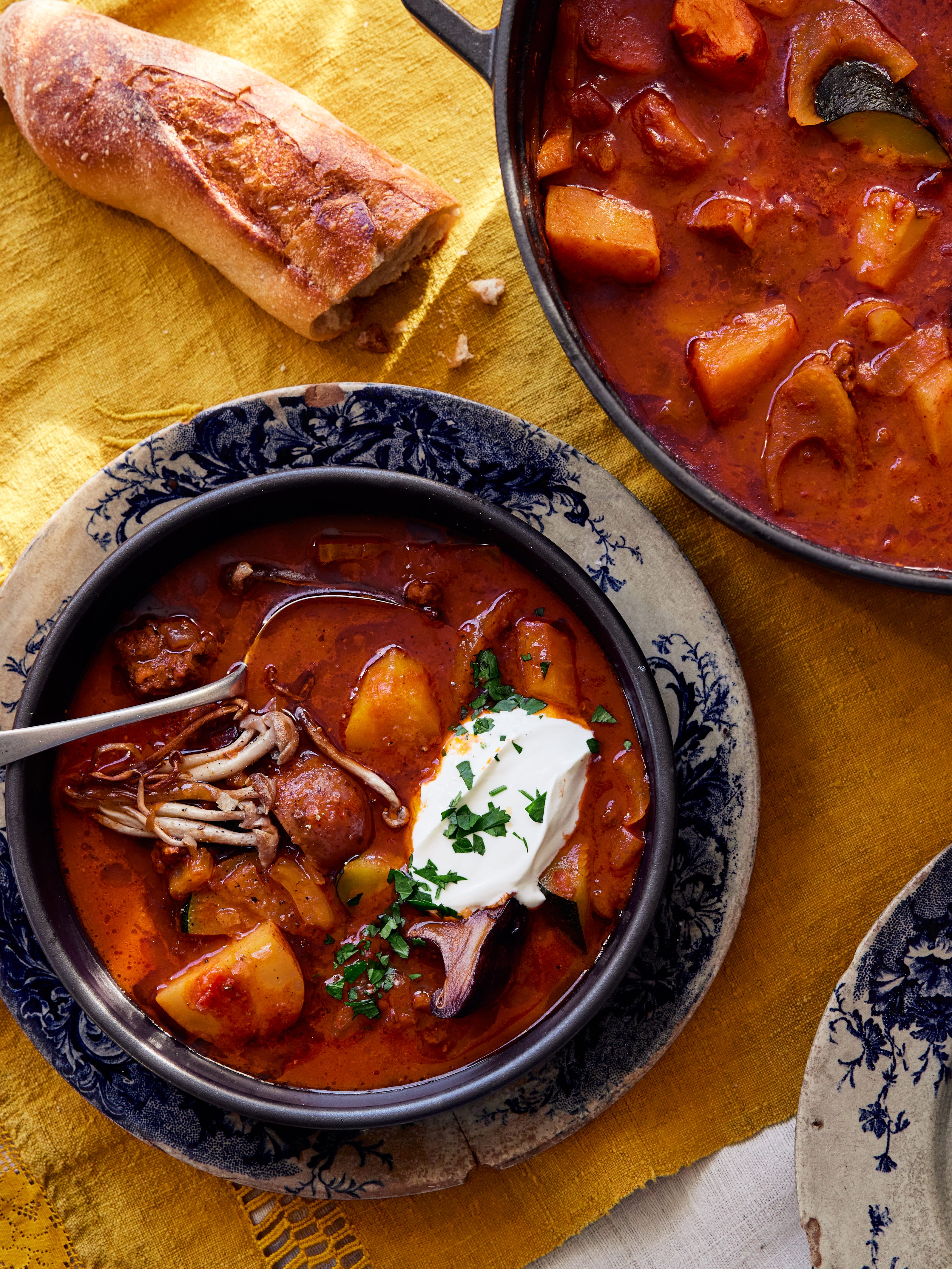 BROTHY HUNGARIAN GULYÁS (GOULASH)