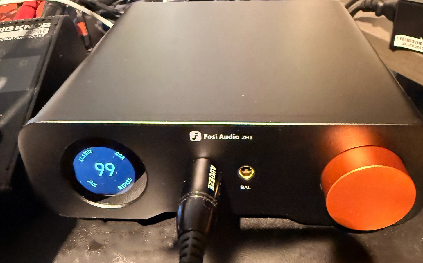 Clean Power, Clear Sound: Living With the Fosi ZH3 Desktop DAC and Amp
