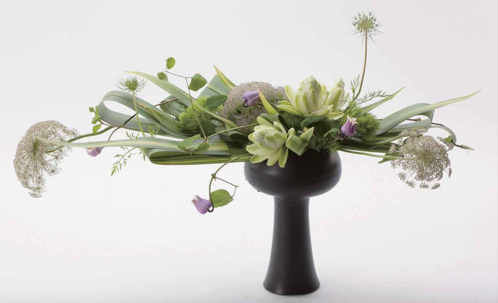 Ikebana: The Art of Containers (Kaki) - by Marc de Fabriek