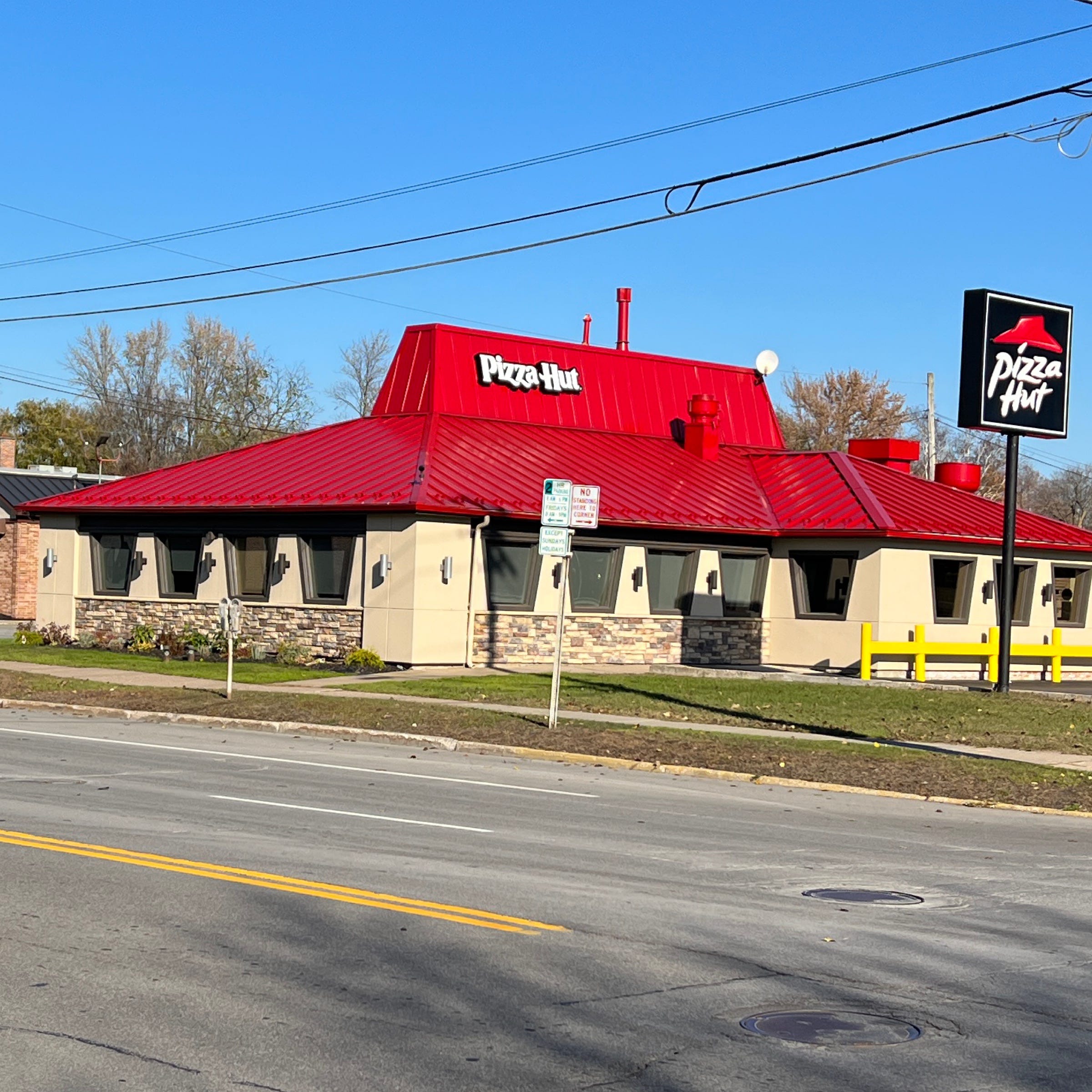 The Retrologist's Guide to Pizza Hut Classics