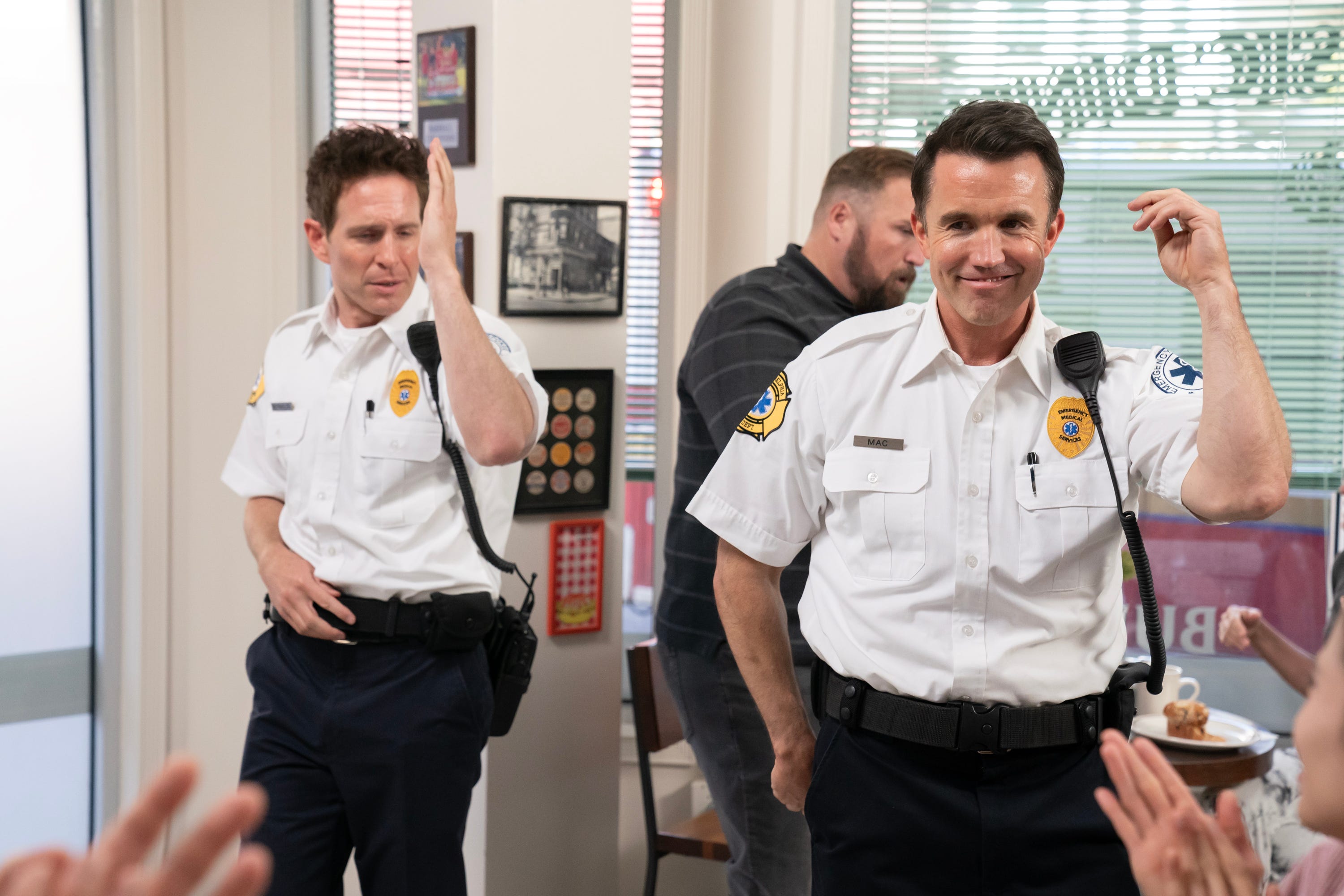 Review: It's Always Sunny in Philadelphia, "Mac and Dennis Become EMTs ...