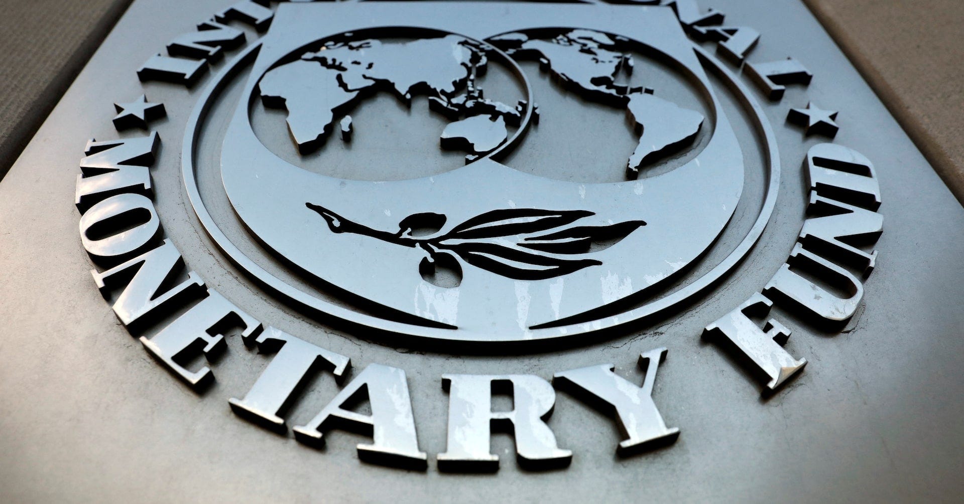 Global Debt Stabilizes at 235% of GDP, IMF Reports