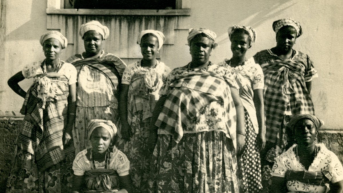 Nesse mesmo dia em 1976, o Candomblé deixava de ser vigiado e punido na ...