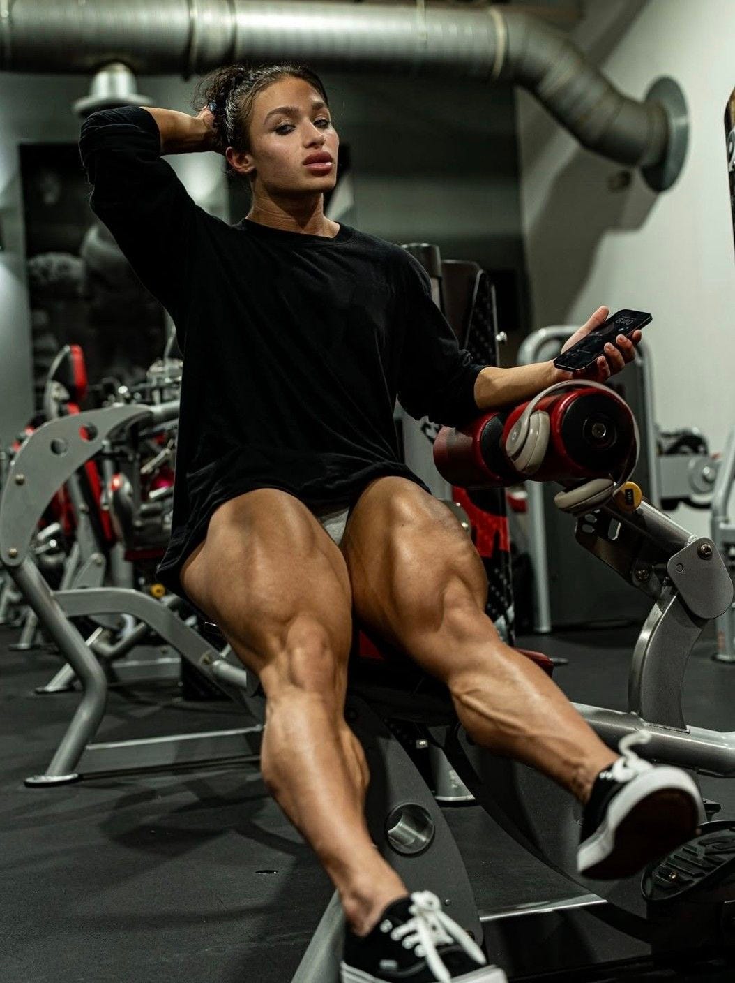 Leg Extensions vs Leg Presses for Building Bigger Quads