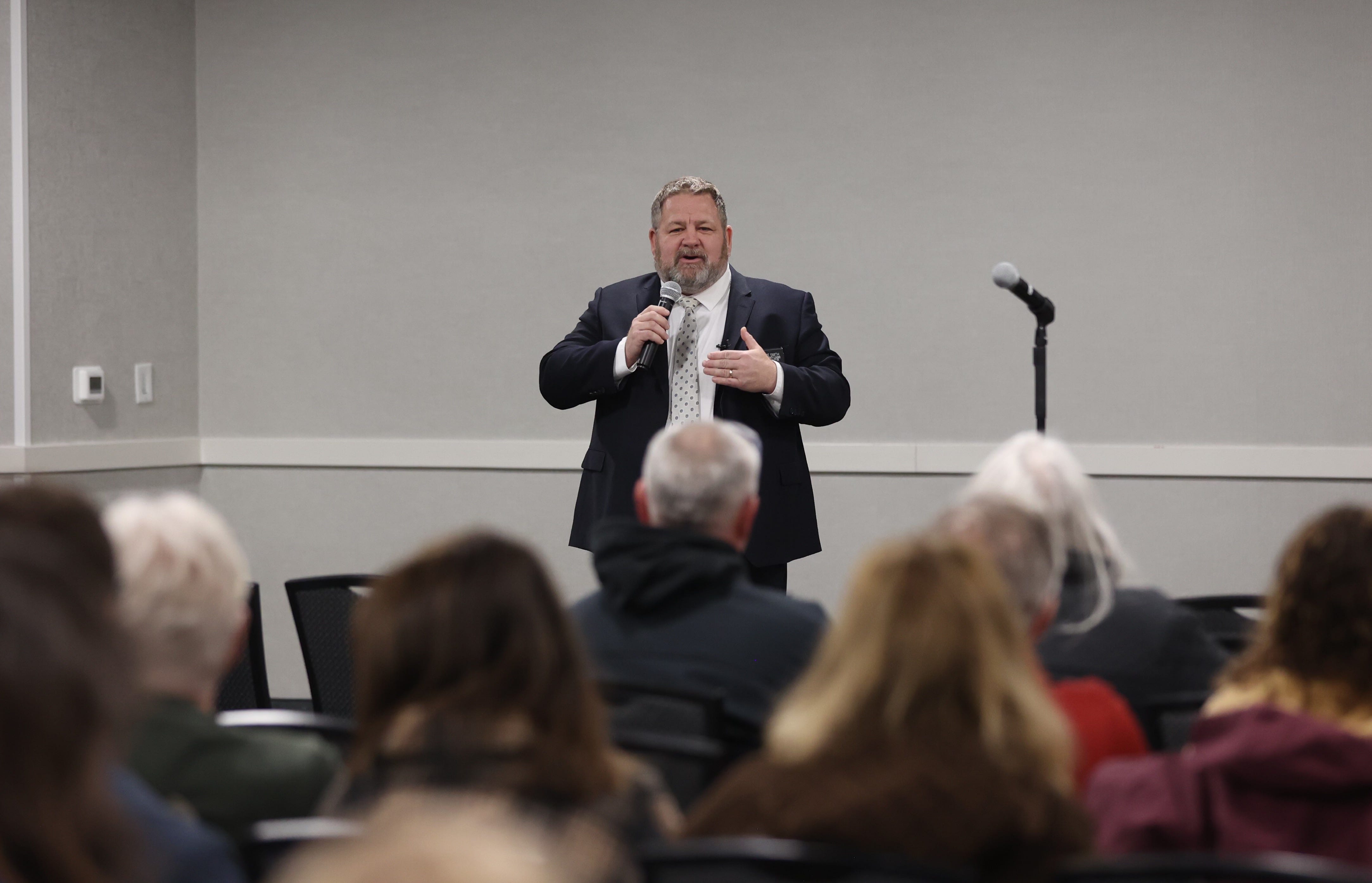 Jamie Smith says 'intense regulation' should accompany Sioux Falls data ...