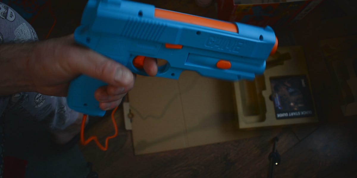 G'AIME Time Crisis gun unboxing 4 - by Christian Cawley