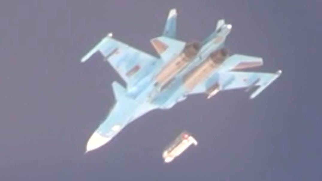 "Bomba-planadora" de 3 toneladas lançada por Su-34 da Federação Russa