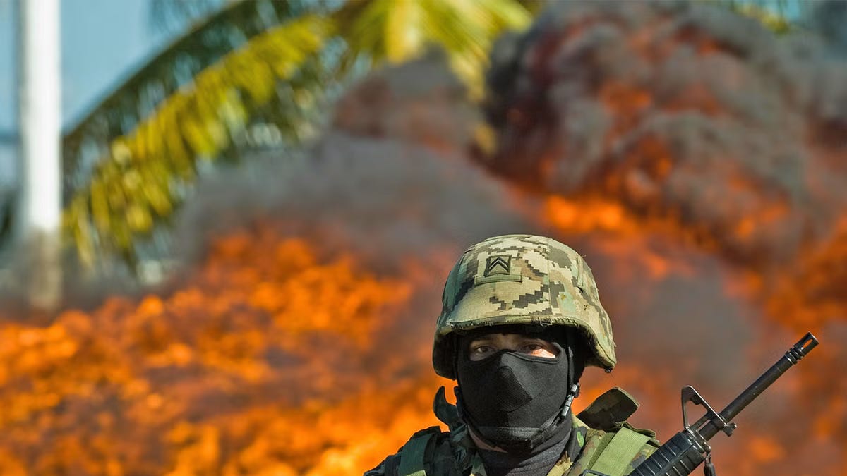 The CIA's complicity in the Mexican Drug Cartels (including military ...