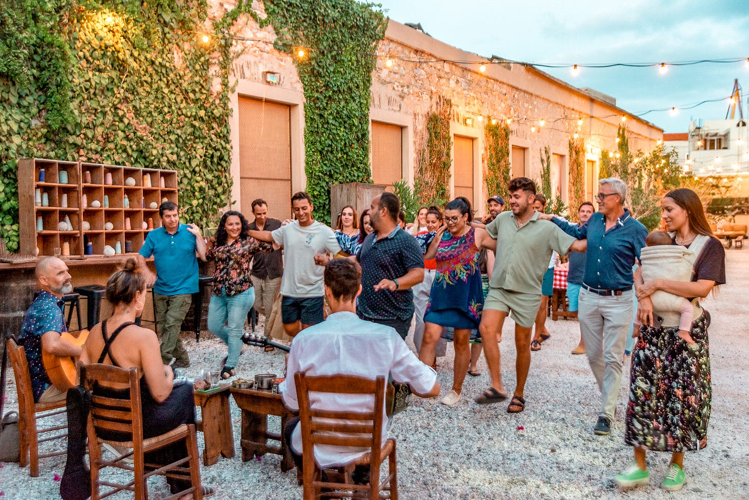 Boundless Life: The Family-Centric Future of Digital Nomadism