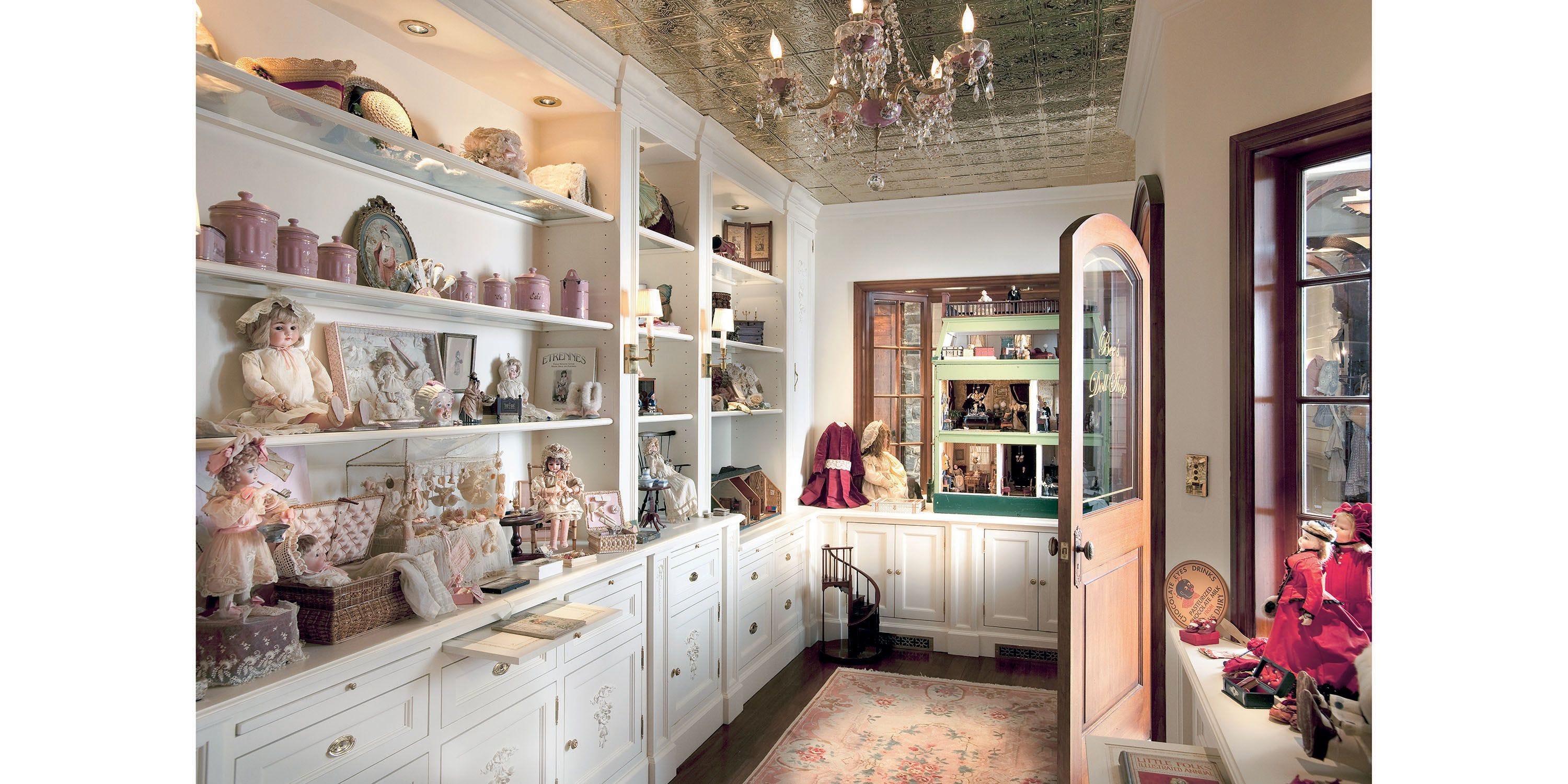 Do You Remember: Barbra Streisand’s Basement Mall