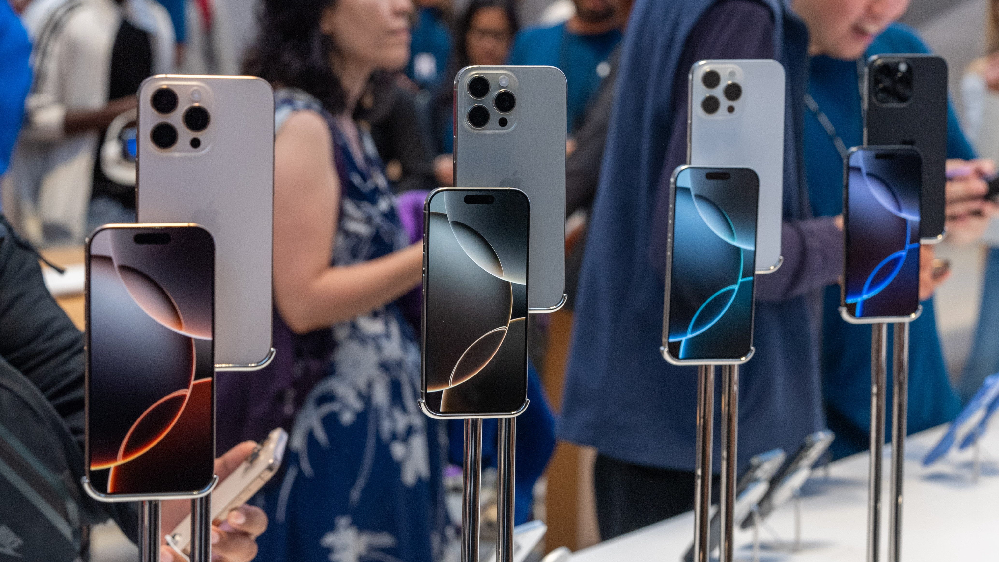iPhone 16 Pro colors: see Apple’s new iPhone in desert, black, white ...