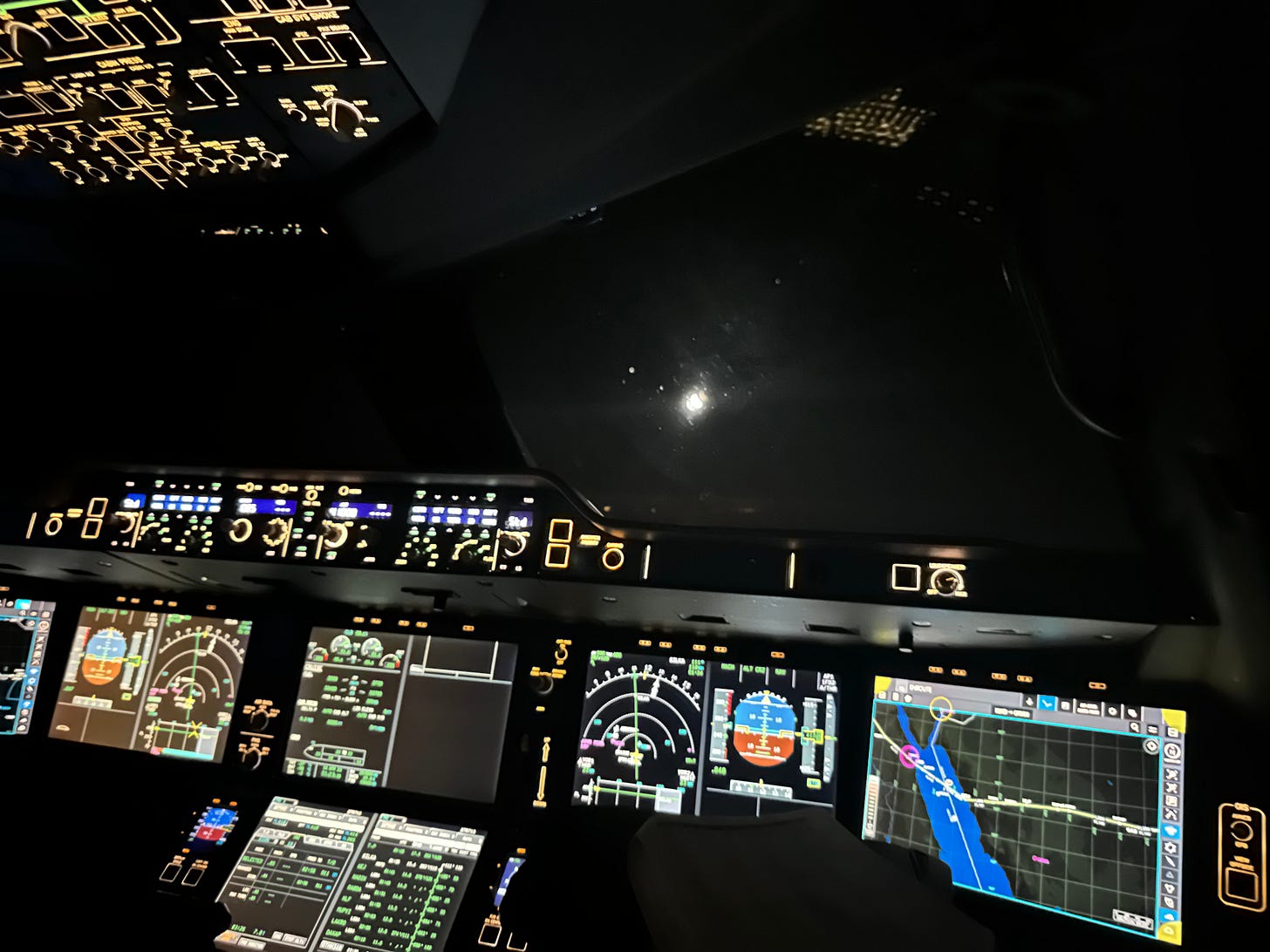 Foo Fighters Still Exist: An Interview with an Airline Pilot Who Sees ...