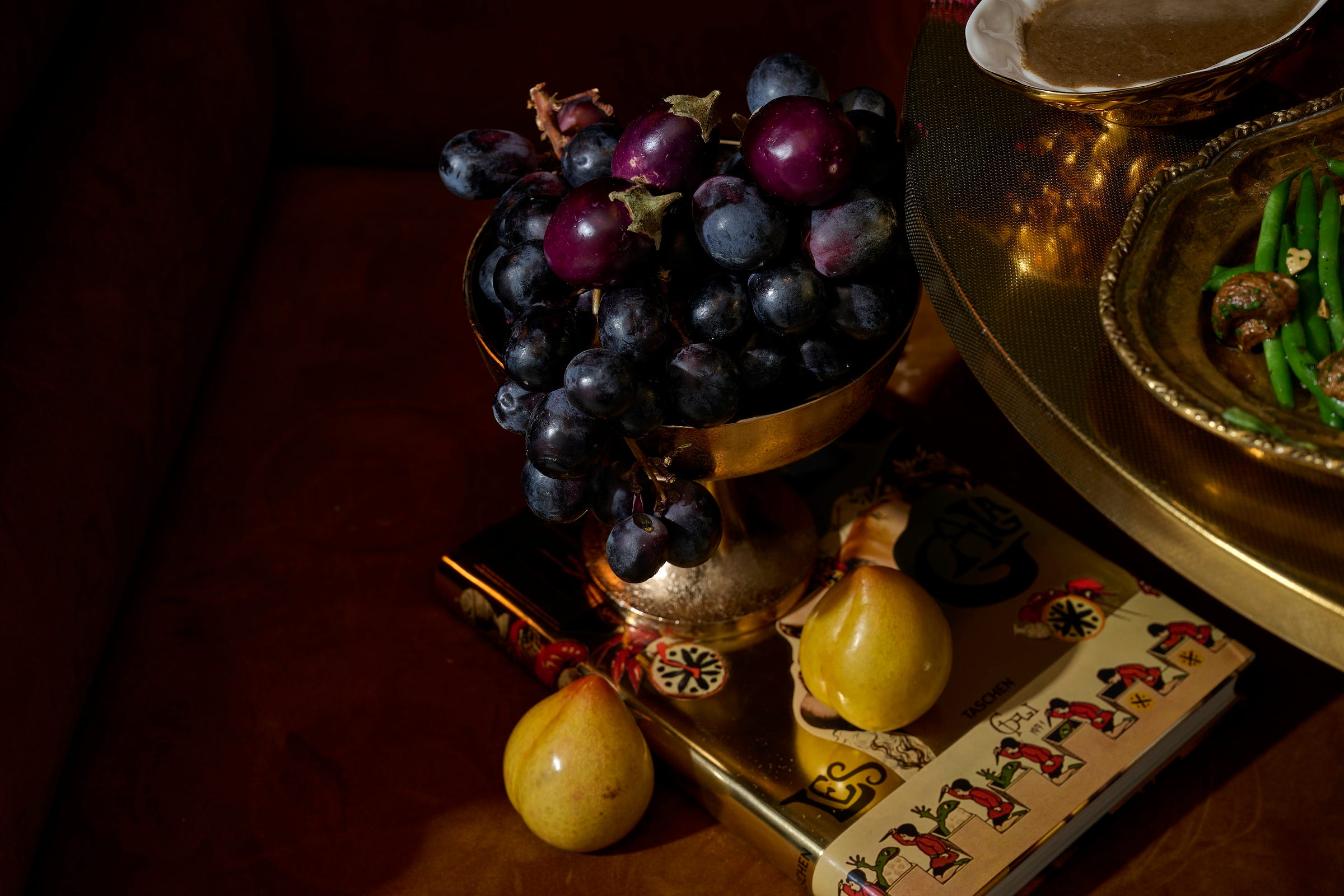 Salvador Dalí Dinner Party Guide